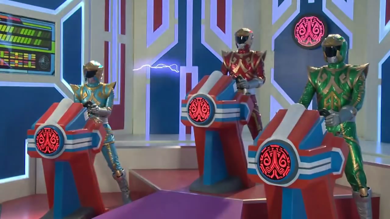 Battle Strike Team: Giant Saver (Live) | AnimeClick.it