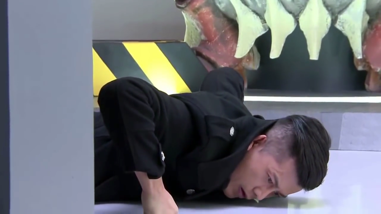 Battle Strike Team: Giant Saver (Live) | AnimeClick.it