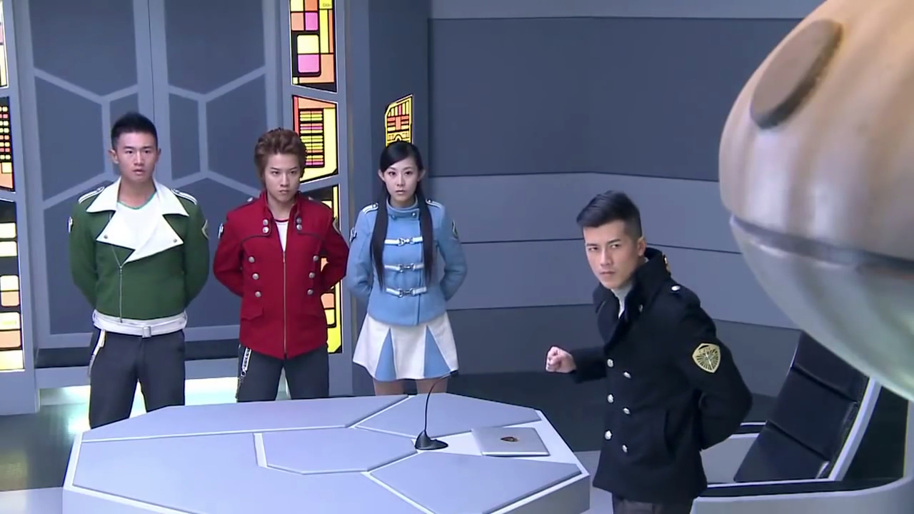 Battle Strike Team: Giant Saver (Live) | AnimeClick.it