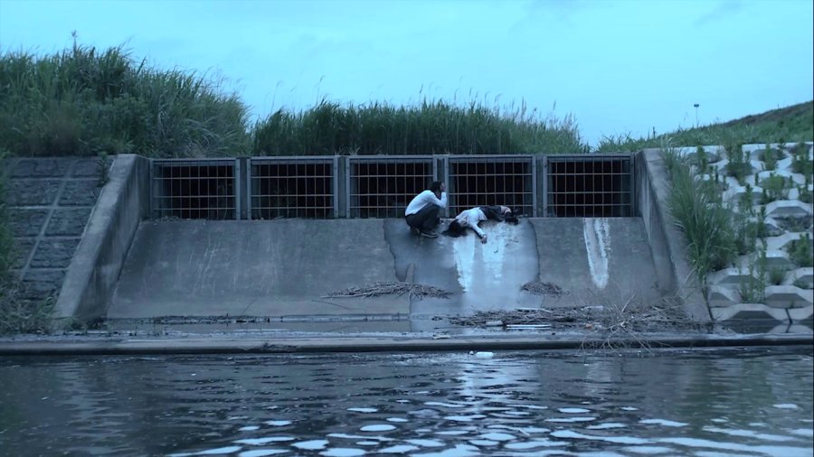 Bukimi na Mono no Hada ni Sawaru (Live) | AnimeClick.it