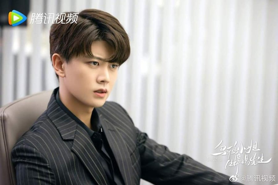 Miss Crow with Mr. Lizard (Live) | AnimeClick.it